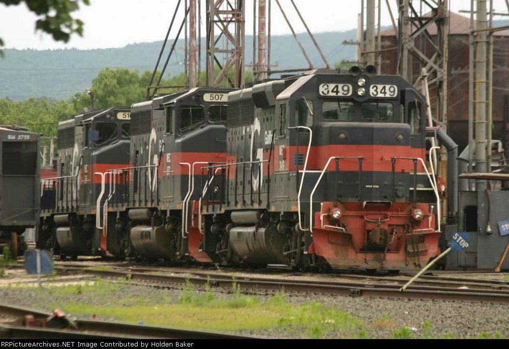 MEC 349 et al. idling in the yard at E. Deerfield